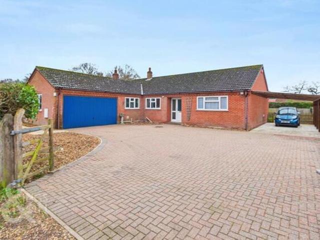 3 Bedroom Bungalow Bungay Suffolk 98612610