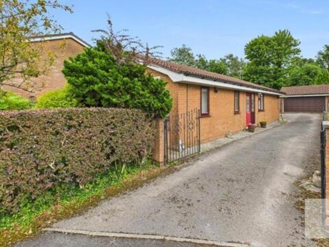 3 Bedroom Bungalow Bury Greater Manchester LS100456909