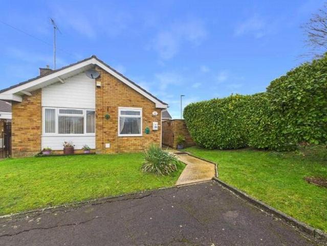 3 Bedroom Bungalow Gloucester Gloucestershire 99162067
