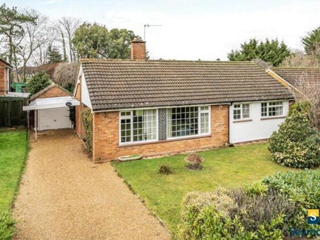 3 Bedroom Bungalow Guildford Surrey LS100456518
