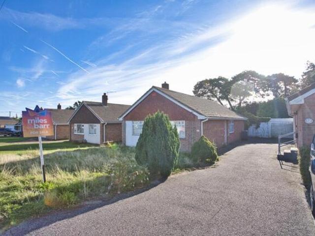 3 Bedroom Bungalow Dover Kent 100503368