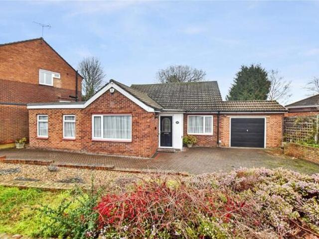 3 Bedroom Bungalow Dartford Kent LS99290590