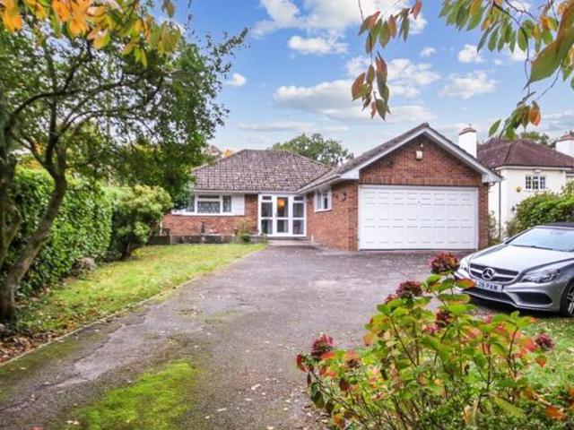 3 Bedroom Bungalow East Grinstead West Sussex LS101200182