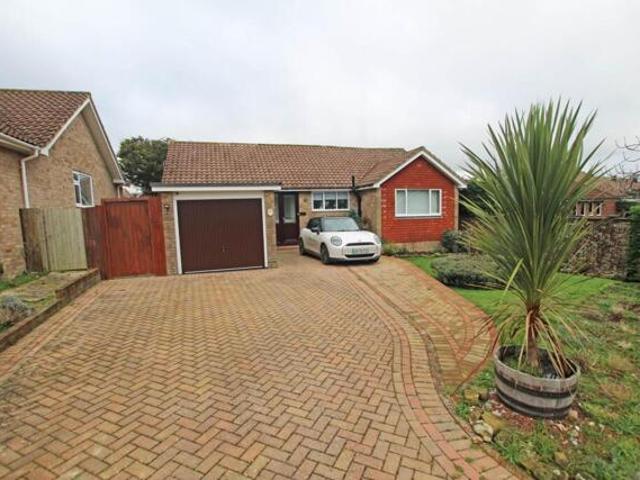 3 Bedroom Bungalow Eastbourne East Sussex 99986498