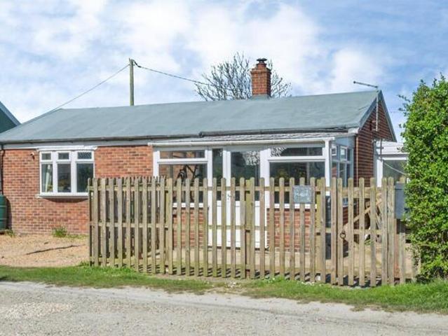 3 Bedroom Bungalow Eccles Eccles LS101891915