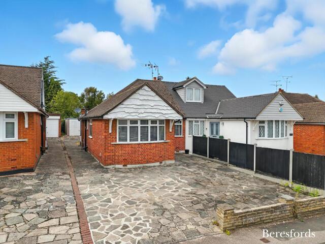 3 Bedroom Bungalow Essex Essex 101025871