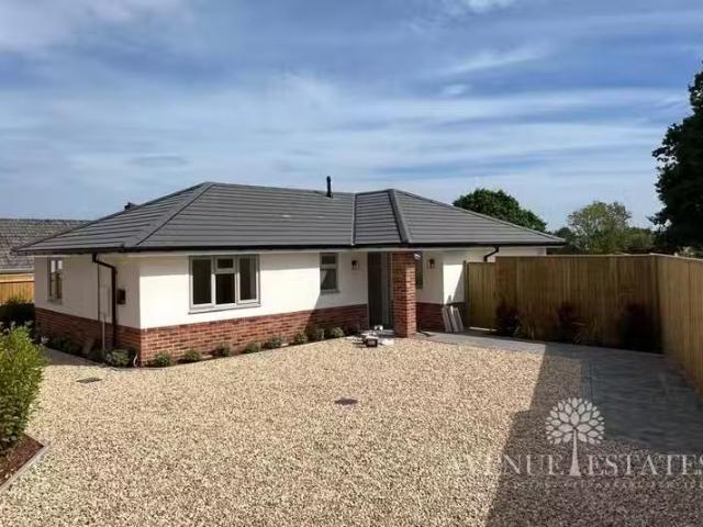 3 bedroom bungalow for rent in 17a Ridgeway, West Parley, Dors.