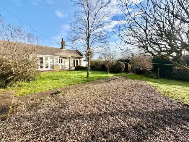 3 bedroom bungalow for rent in Coastguard Cottages, Pegwell Ro.