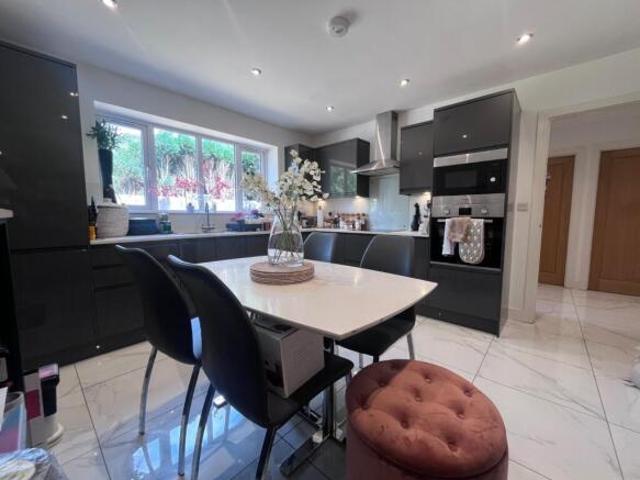 3 bedroom bungalow for rent in Chestnut Close, Solihull, B92