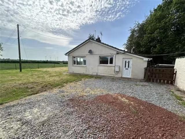 3 bedroom bungalow for rent in Black Dog, Crediton, Devon, EX17