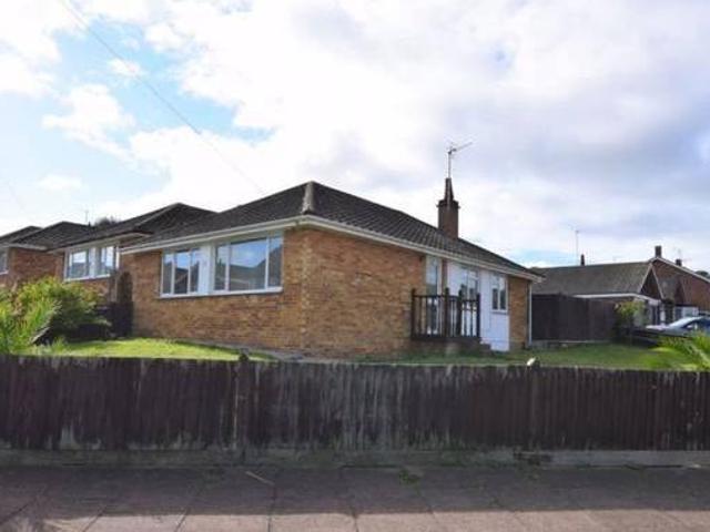 3 bedroom bungalow for rent in Eridge Road EASTBOURNE BN21 2TS BN21