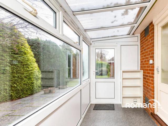 3 bedroom bungalow for rent in Knowle Close, Caversham, Reading, RG4