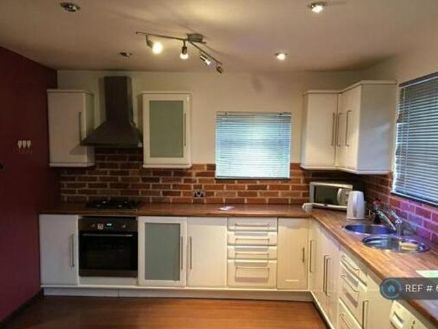 3 Bedroom Bungalow For Rent In Kingswinford