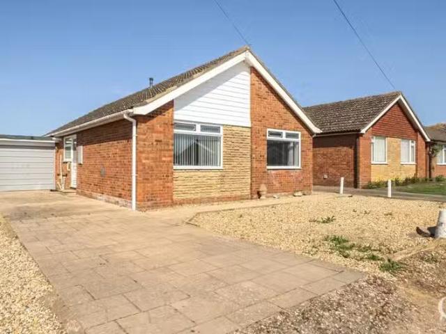 3 bedroom bungalow for rent in Hazlemere Road, Seasalter, Whit.