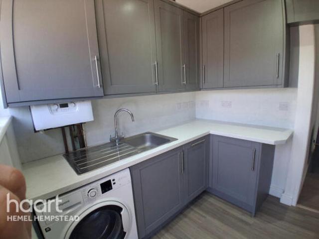 3 bedroom bungalow for rent in Harrow Way, WATFORD, WD19