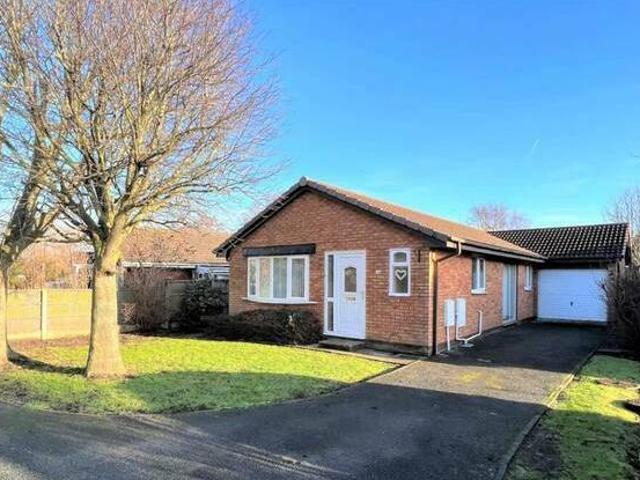 3 bedroom bungalow for rent in Markham Drive Southport Merseyside PR8 6XR PR8