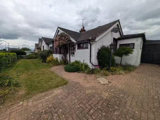 3 bedroom bungalow for rent in Mersea Avenue, West Mersea, CO5