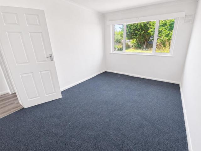 3 bedroom bungalow for rent in Strathmore Close, Worthing, BN13