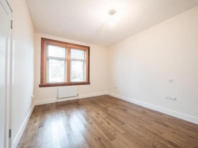 3 bedroom bungalow for rent in Parkgrove Road, Edinburgh, EH4