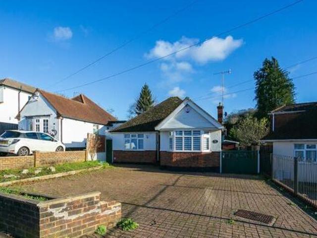 3 Bedroom Bungalow For Rent In Watford, Hertfordshire