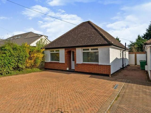 3 bedroom bungalow for rent in Watford Road, St Albans, AL2
