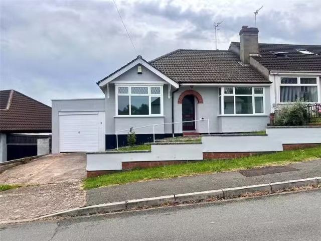 3 bedroom bungalow for rent in Warmington Road, Whitchurch, BR.