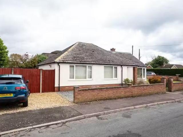 3 bedroom bungalow for rent in West Drive, Brandon, IP27