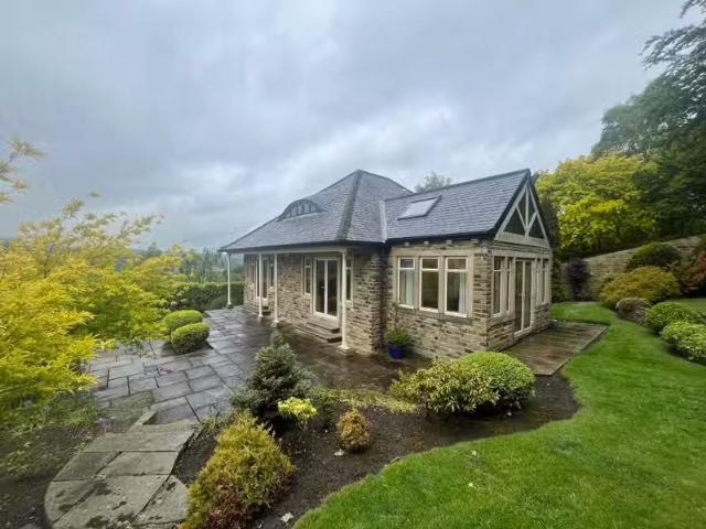 3 bedroom bungalow for rent in The Bungalow, Peasacre, Micklet.