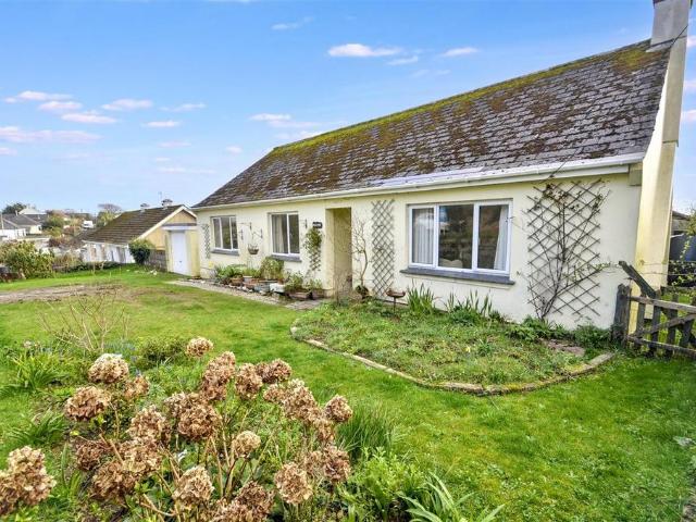 3 bedroom bungalow for sale