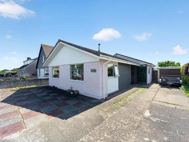 3 bedroom bungalow for sale