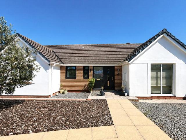 3 bedroom bungalow for sale