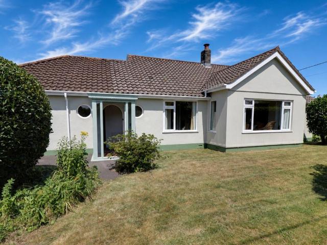 3 bedroom bungalow for sale