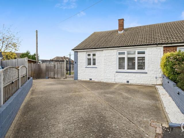 3 bedroom bungalow for sale