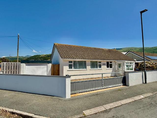 3 bedroom bungalow for sale