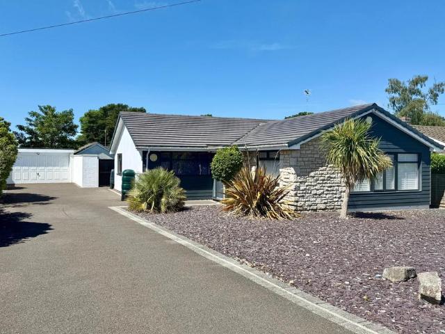 3 bedroom bungalow for sale