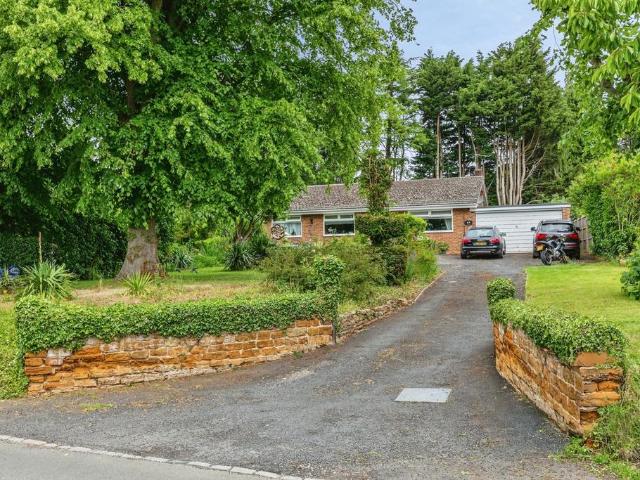 3 bedroom bungalow for sale