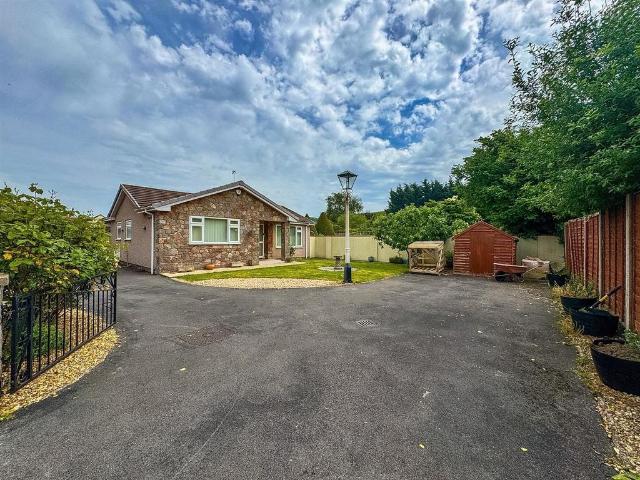 3 bedroom bungalow for sale