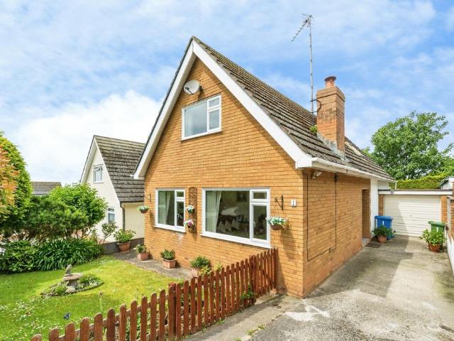 3 bedroom bungalow for sale