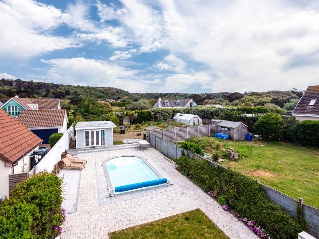 3 bedroom bungalow for sale