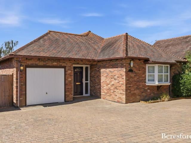 3 bedroom bungalow for sale