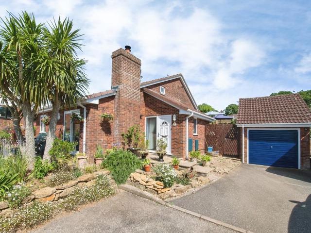 3 bedroom bungalow for sale