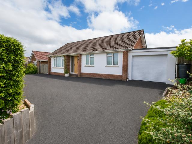 3 bedroom bungalow for sale