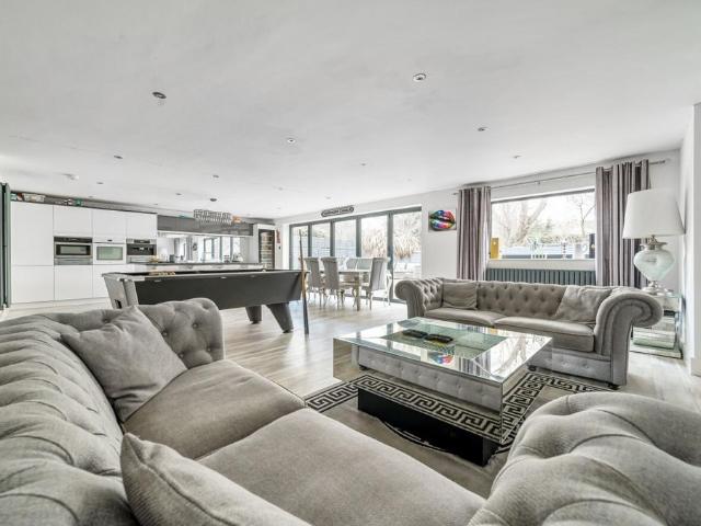 3 bedroom bungalow for sale