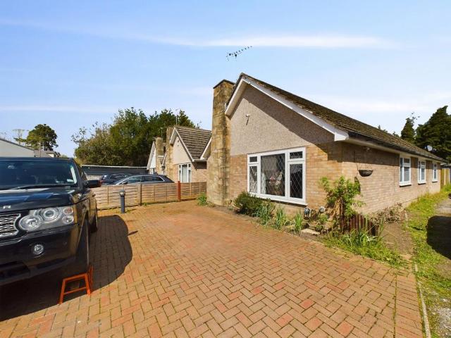 3 bedroom bungalow for sale