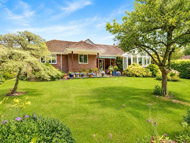 3 bedroom bungalow for sale