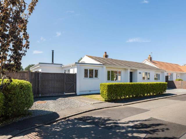 3 bedroom bungalow for sale