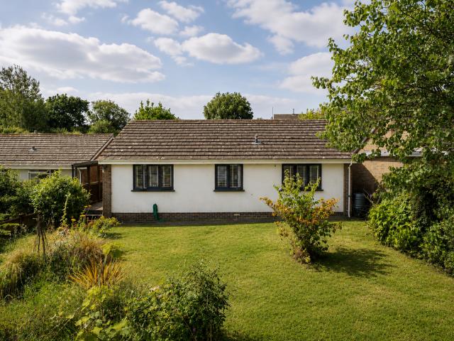 3 bedroom bungalow for sale