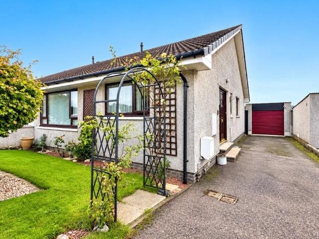 3 bedroom bungalow for sale