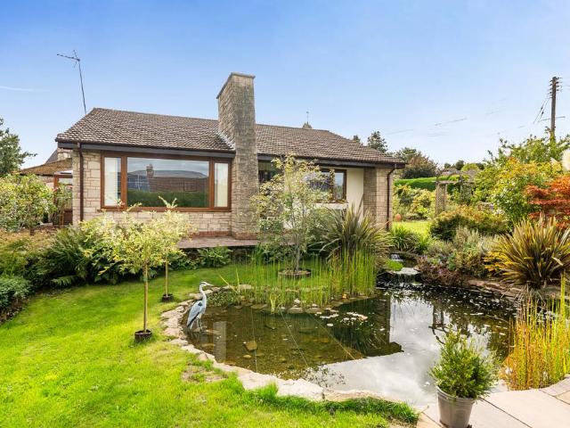 3 bedroom bungalow for sale