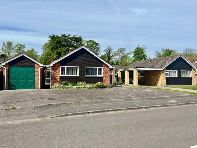 3 bedroom bungalow for sale